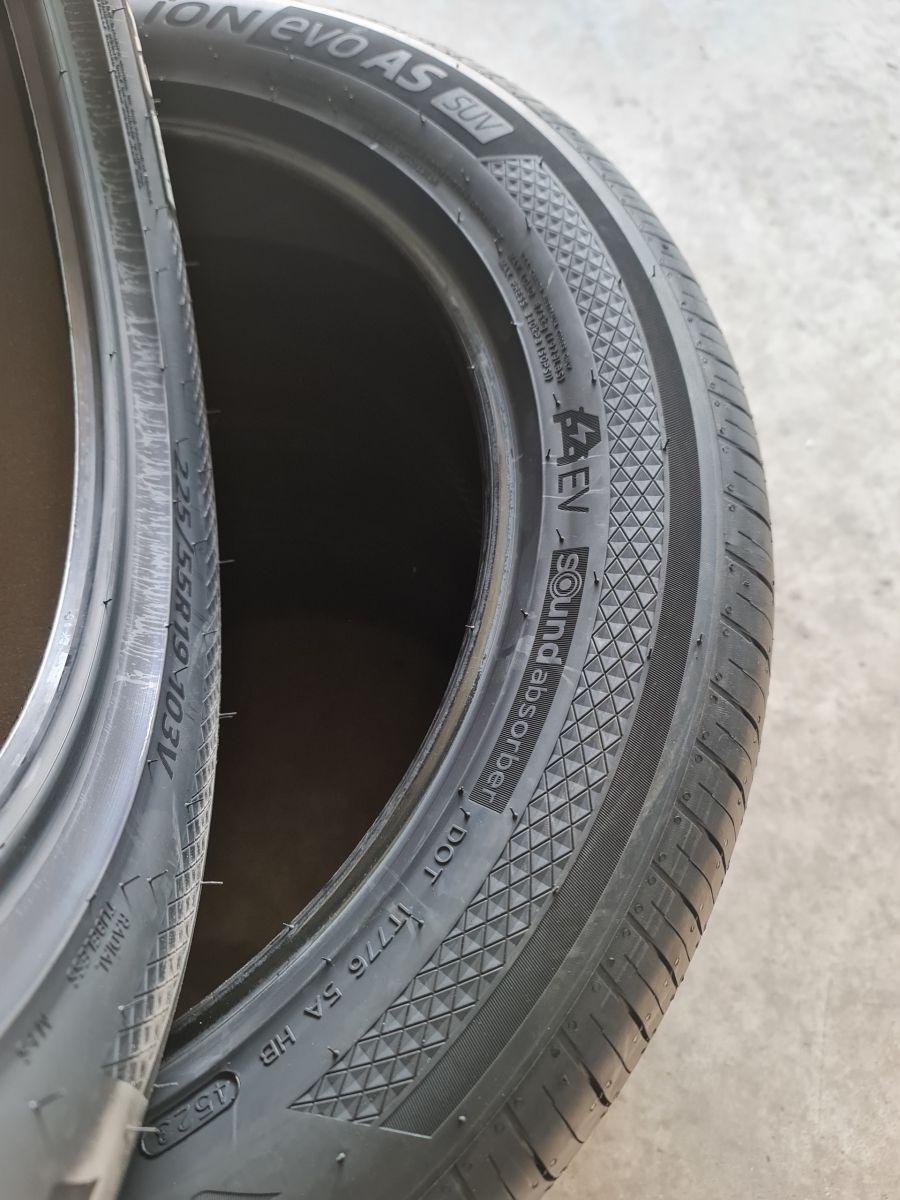 Lốp ô tô 225/55R19 Hankook iON Evo AS SUV IHO1A